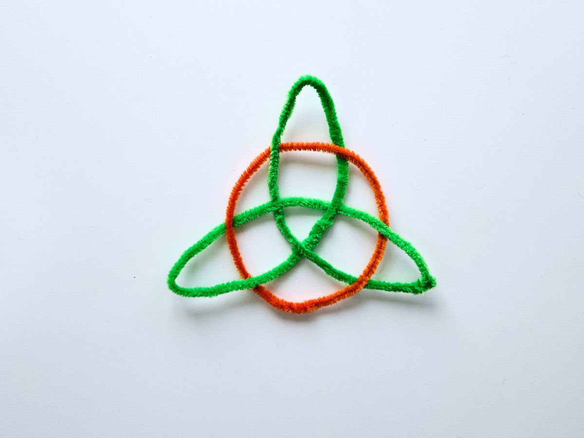 Celtic Knot Pipe Cleaner Craft - Raise Curious Kids