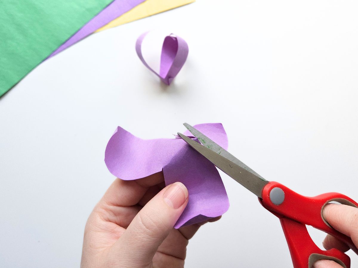 Cute and Easy Iris Flower Craft for Kids - Raise Curious Kids