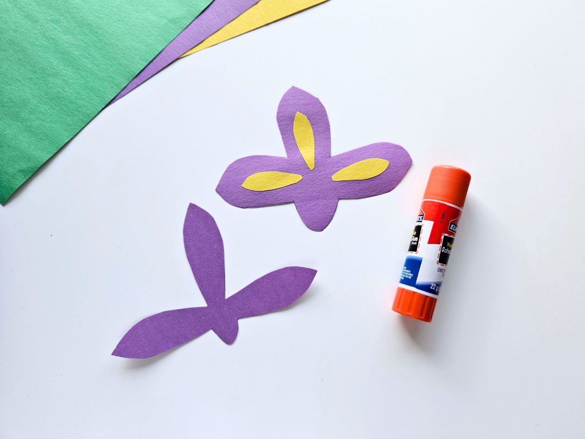 Cute and Easy Iris Flower Craft for Kids - Raise Curious Kids