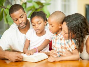 25 Engaging Books to Read Aloud with Your Family - Raise Curious Kids