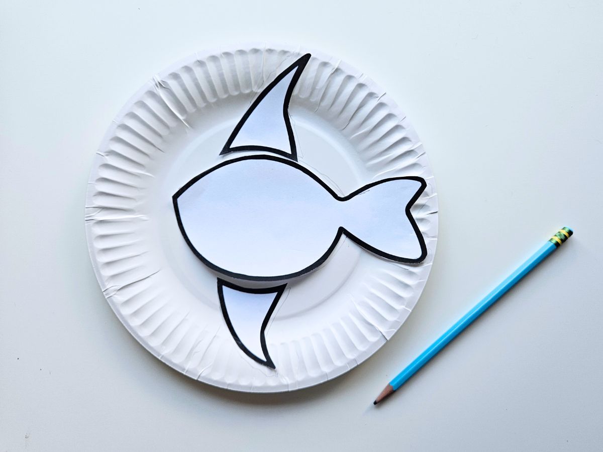 Fish Paper Plate Craft for Kids - Raise Curious Kids