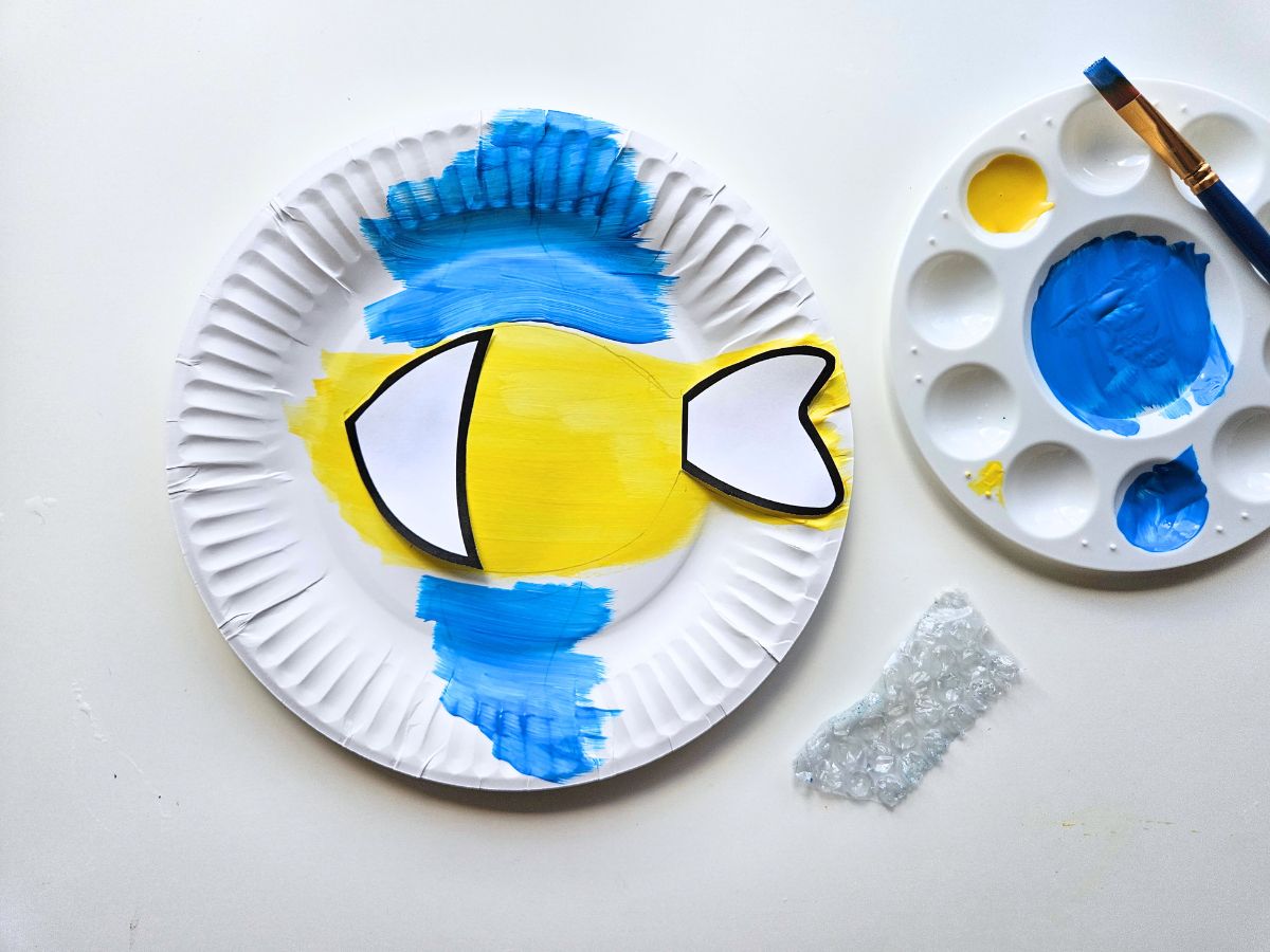 Fish Paper Plate Craft for Kids - Raise Curious Kids