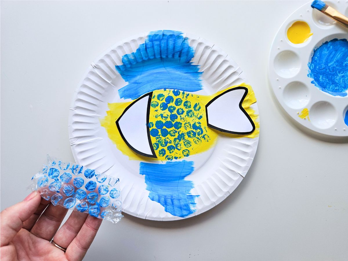 Fish Paper Plate Craft for Kids - Raise Curious Kids