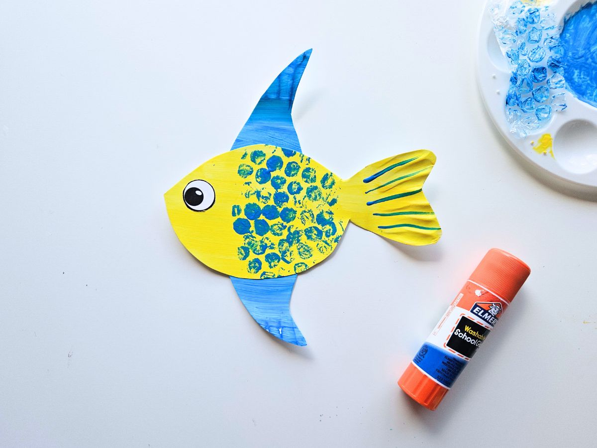 Fish Paper Plate Craft for Kids - Raise Curious Kids