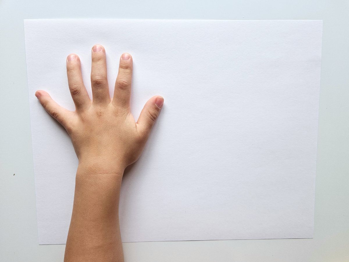 Easy Ghost Handprint Craft for Kids - Raise Curious Kids