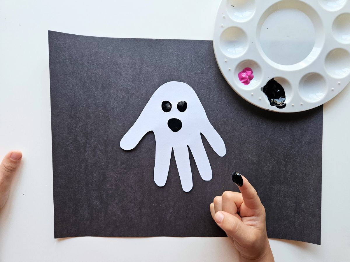 Easy Ghost Handprint Craft for Kids - Raise Curious Kids