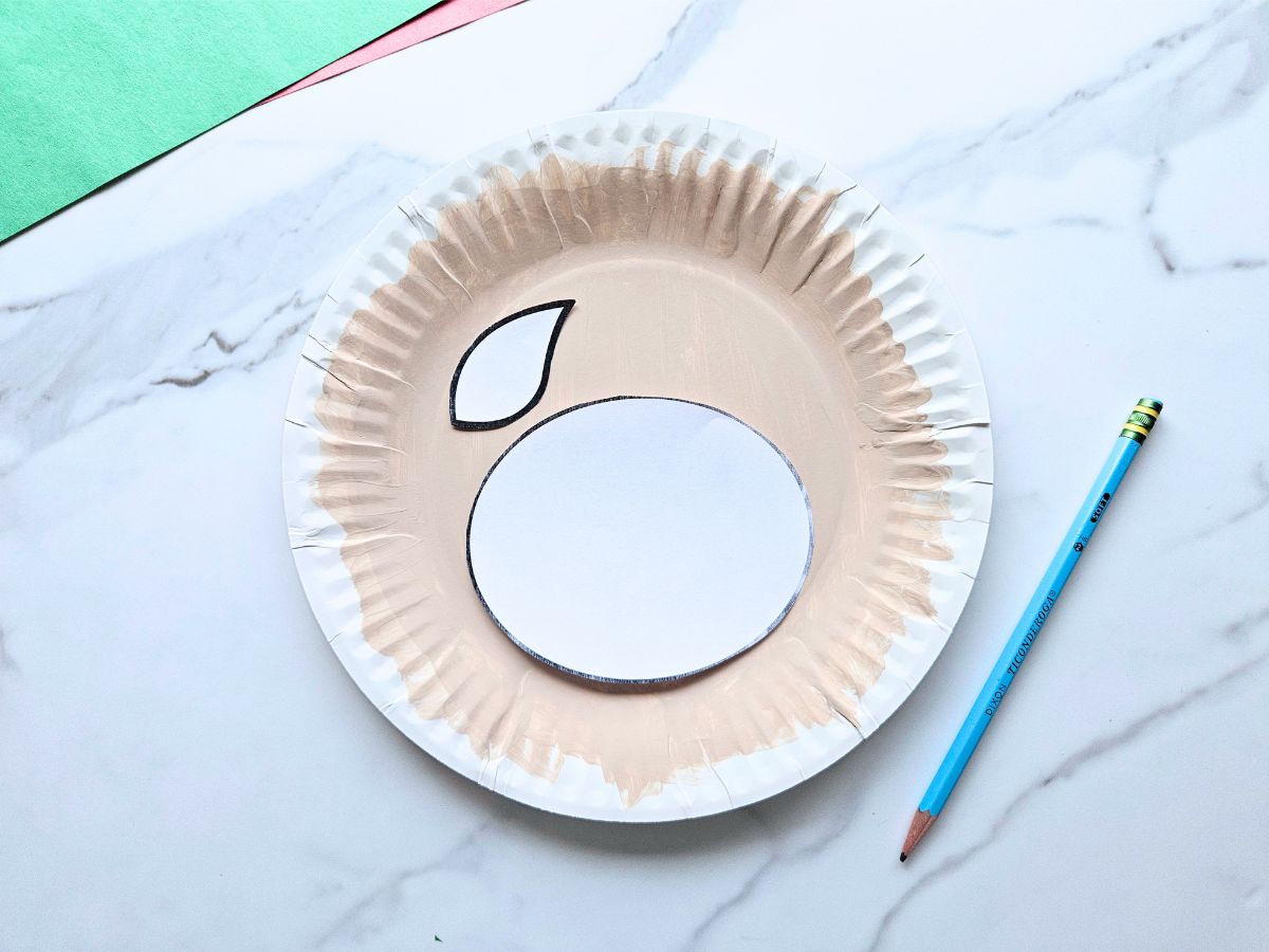 Christmas Elf Paper Plate Craft for Kids - Raise Curious Kids