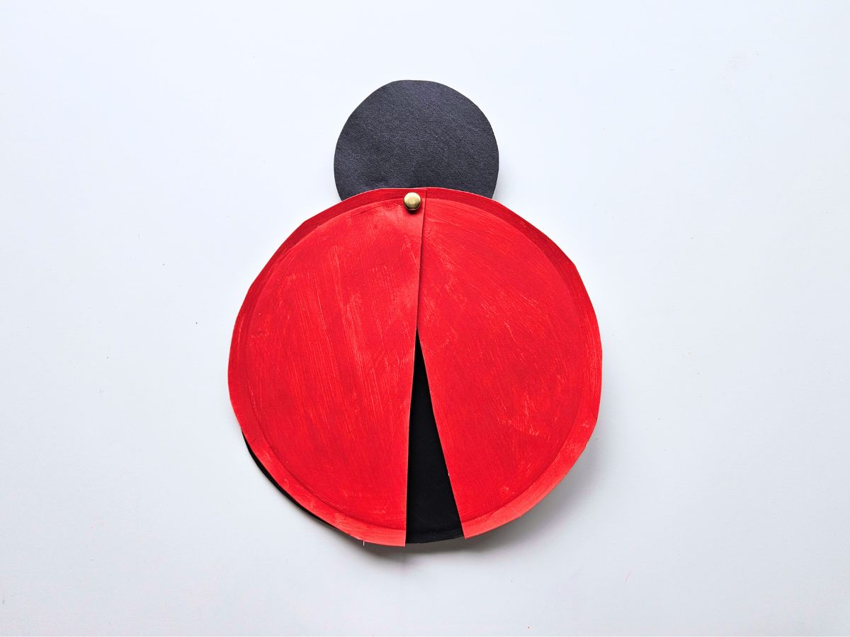 Ladybug Paper Plate Craft for Kids - Raise Curious Kids