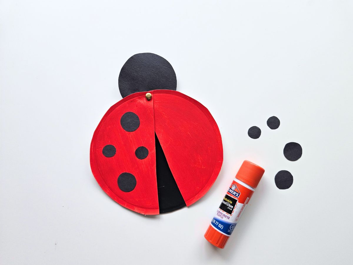 Ladybug Paper Plate Craft for Kids - Raise Curious Kids