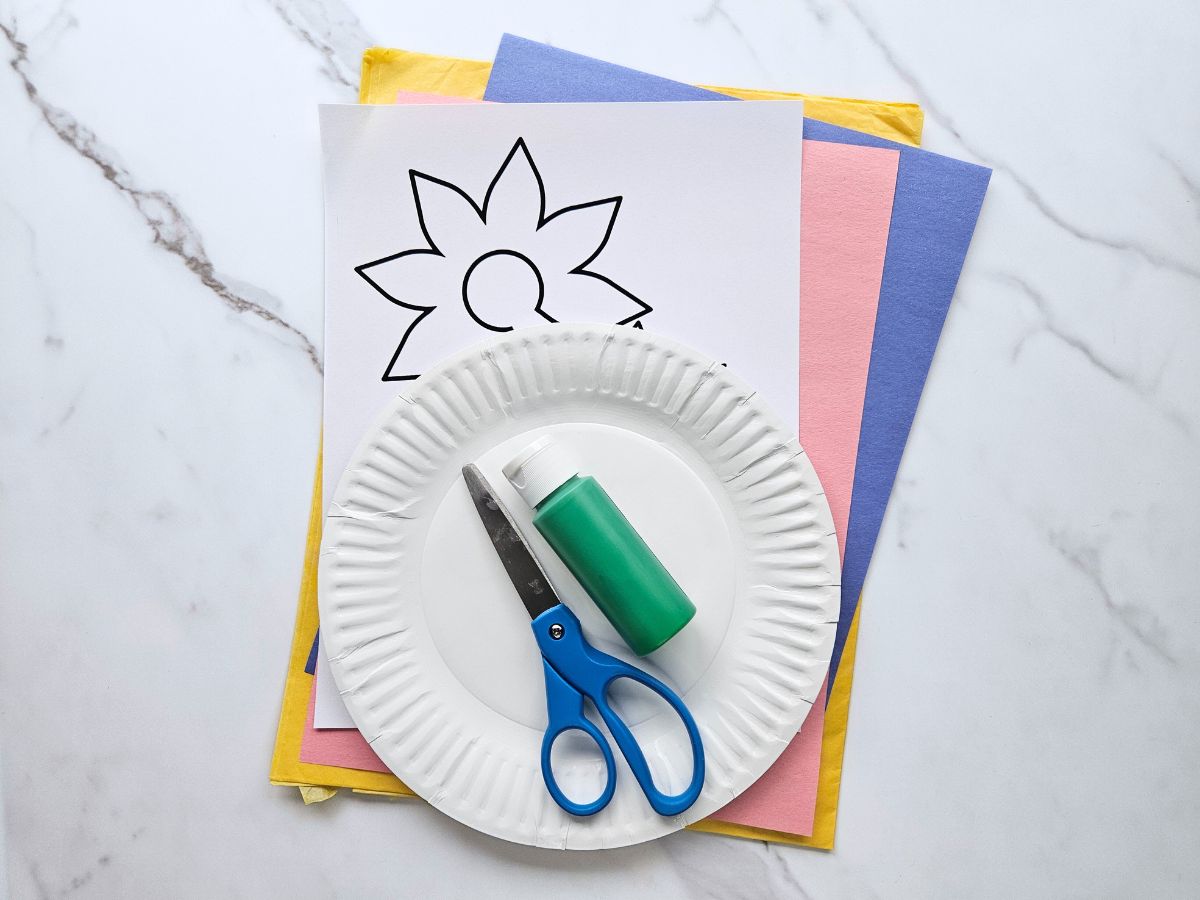 Easy Lotus Flower (or Water Lily) Craft for Kids - Raise Curious Kids