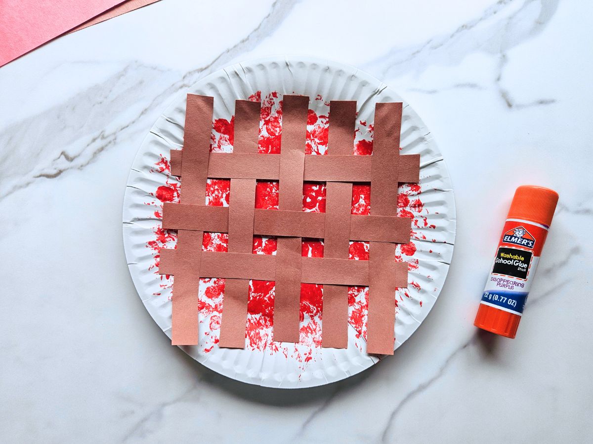 Pie Paper Plate Craft for Kids - Raise Curious Kids