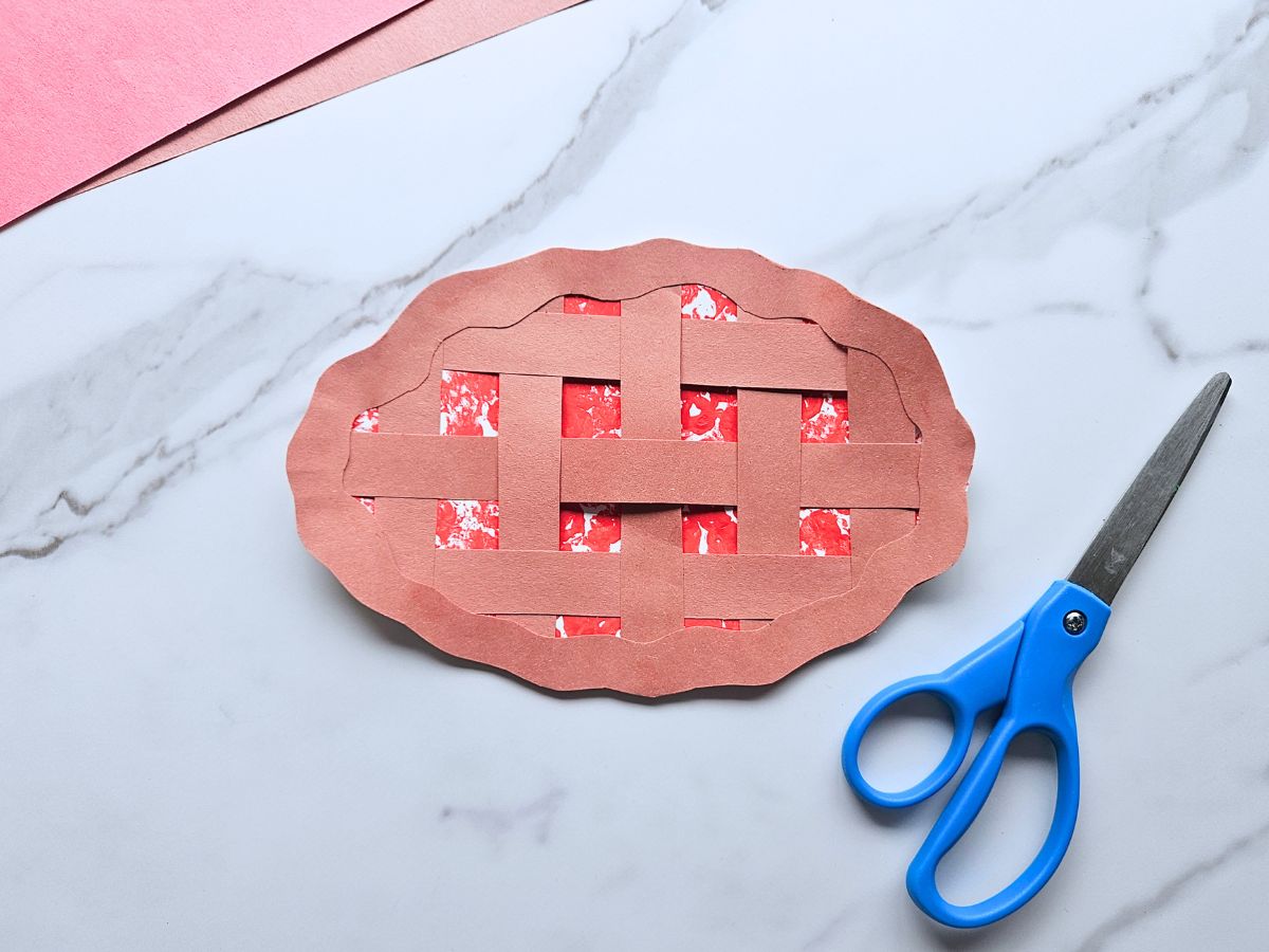 Pie Paper Plate Craft for Kids - Raise Curious Kids