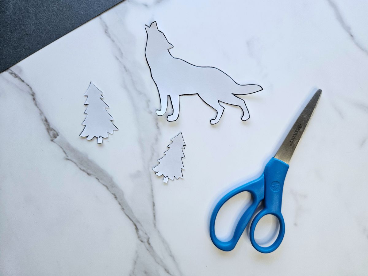 Howling Wolf Paper Plate Craft - Raise Curious Kids