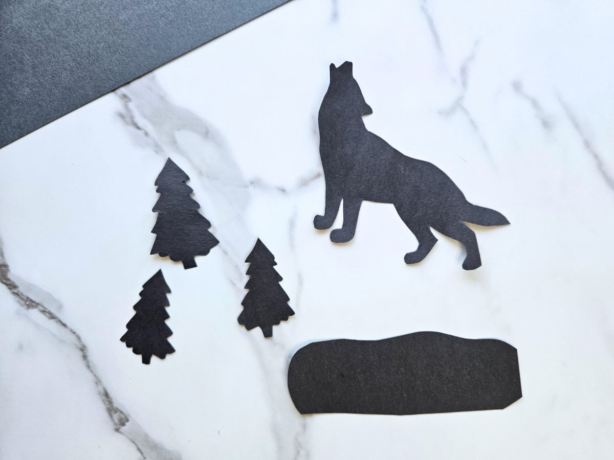 Howling Wolf Paper Plate Craft - Raise Curious Kids