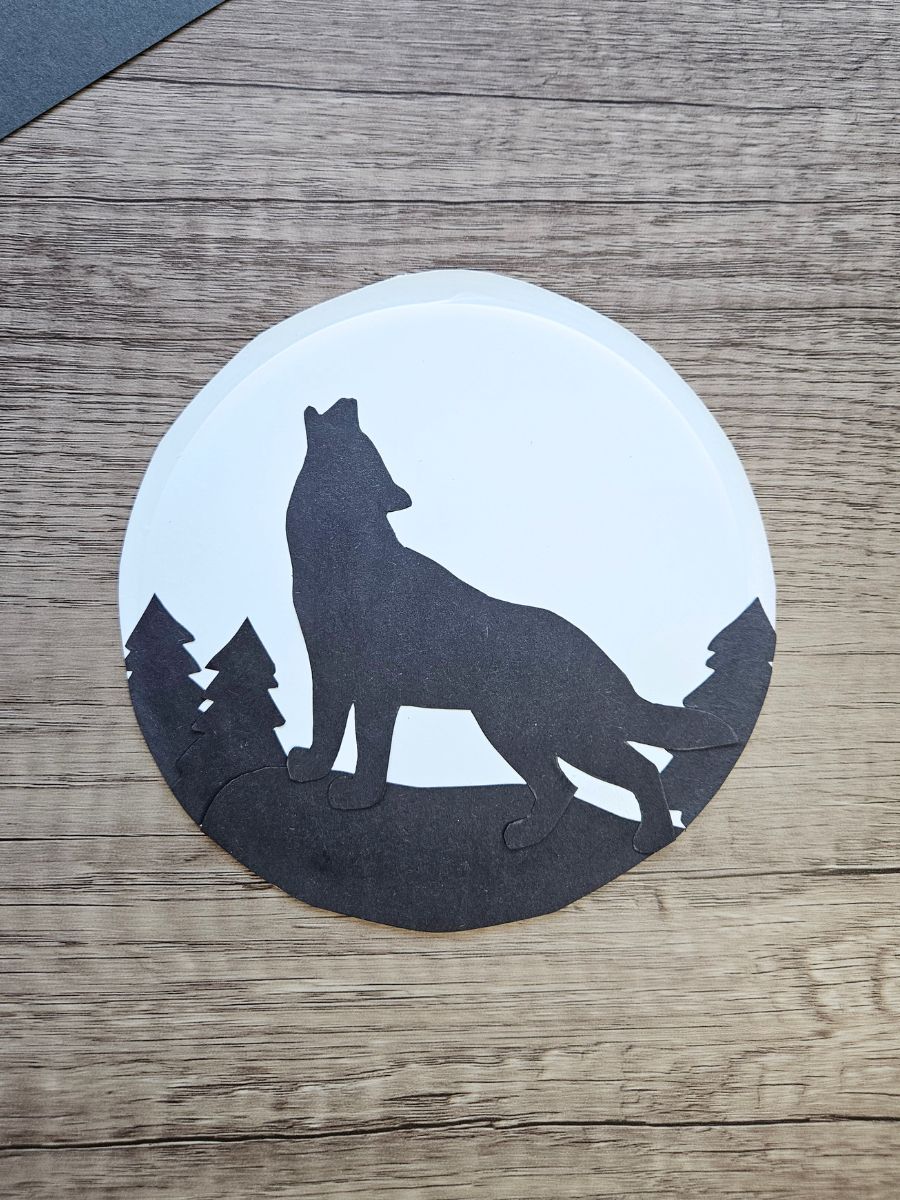 Howling Wolf Paper Plate Craft - Raise Curious Kids