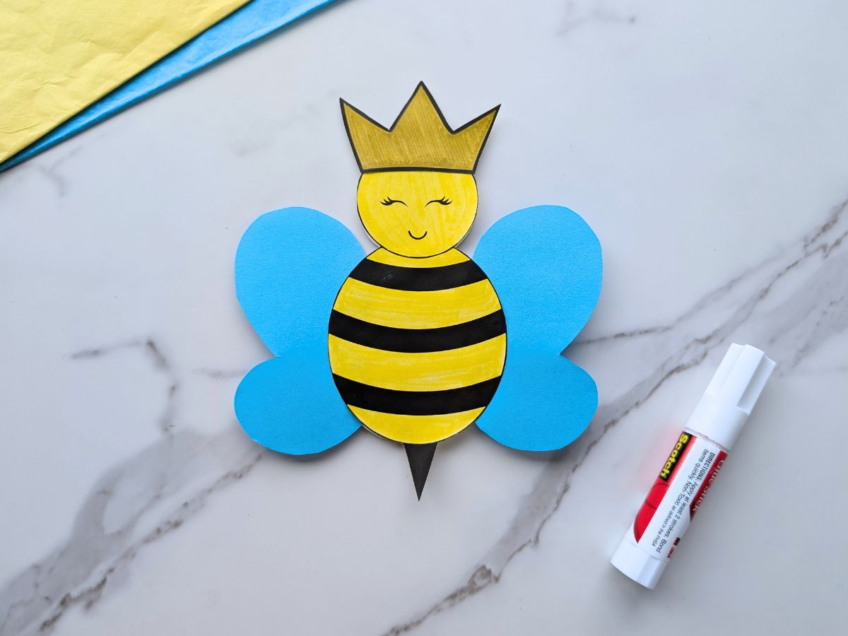 "You're The Queen Bee" Mother's Day Card Craft - Raise Curious Kids