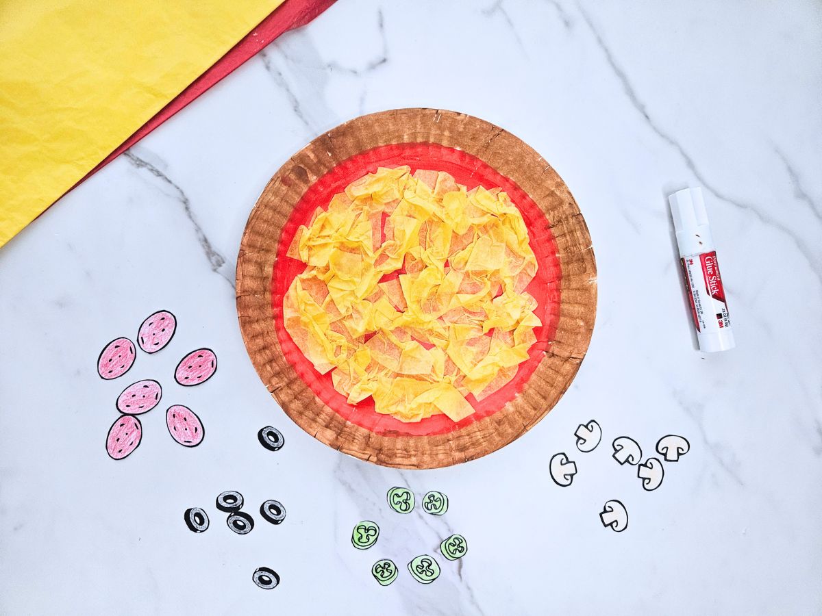 Pizza Paper Plate Craft - Raise Curious Kids